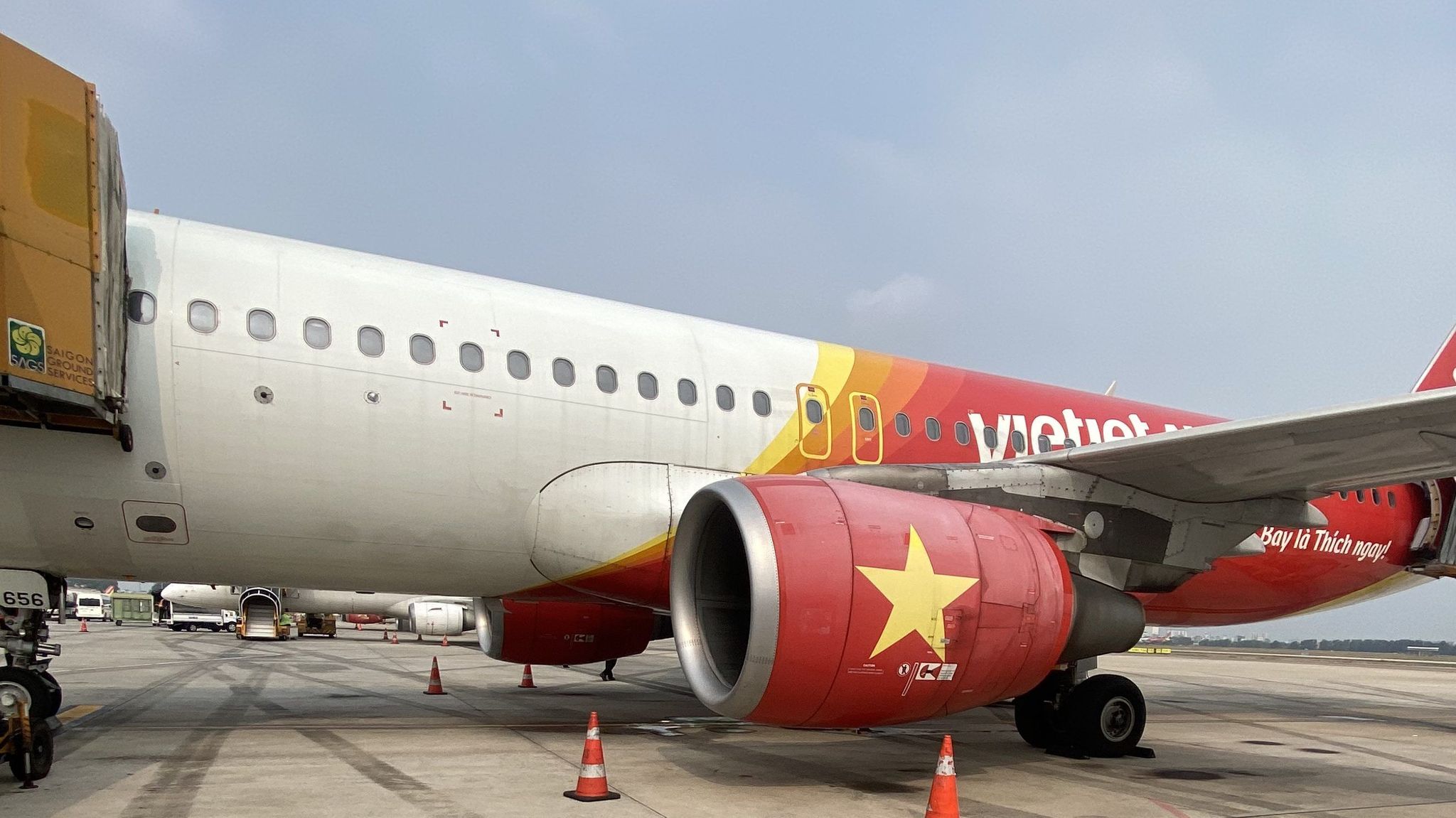 VietJet Air Review (VJ809) - Tara Oh Reilly